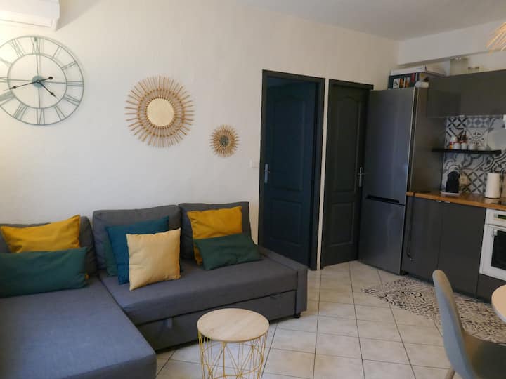 Le Canteduc : 35 M² Sur Cour - Nîmes