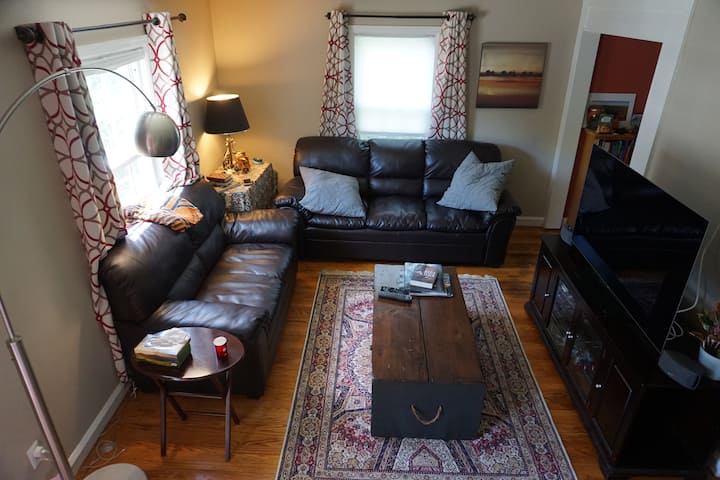 A Relaxed Home, Close To It All! - Warwick, RI