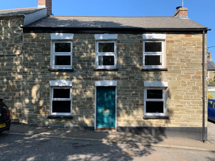 Stone Cottage Near The Beach - St Agnes