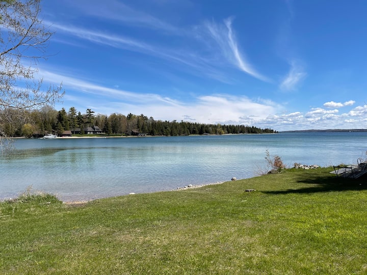 Oyster Bay Rustic Log Cabin - Charlevoix, MI