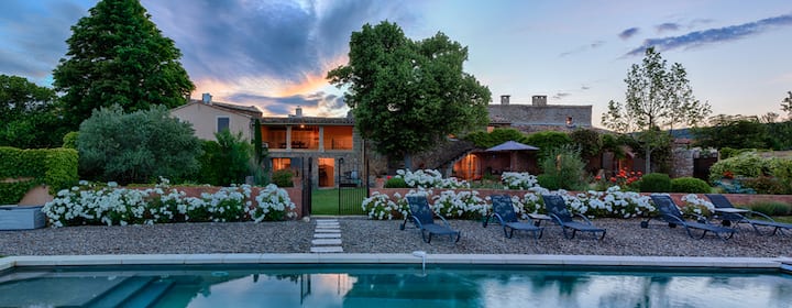 Charming Provençal Country Home - Roussillon