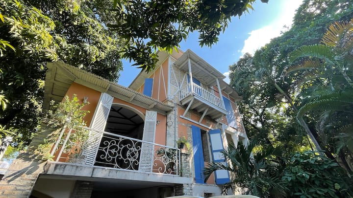 Cheerful 3 Bedroom Gingerbread In Pacot - Port-au-Prince