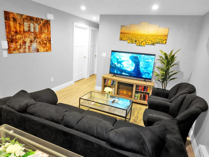 Top-rated 2br W/ Privat-entrance-free-parking-wifi - 새스커툰