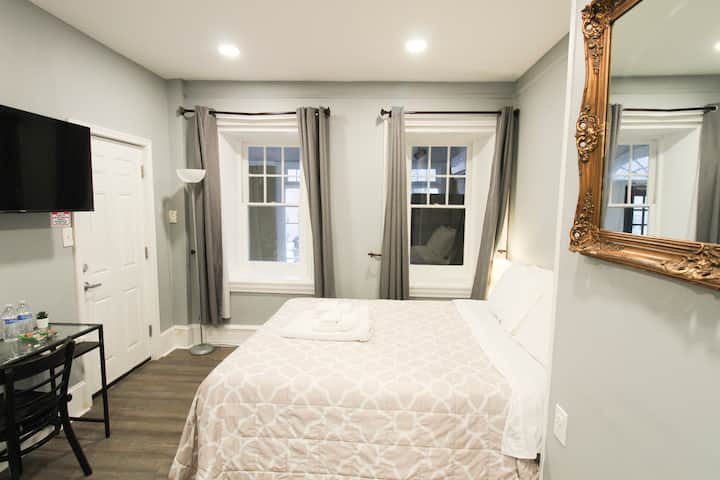 New, Chestnut Hill 1st Fl Apt #1 Studio W/kitchen - Philadelphie, PA