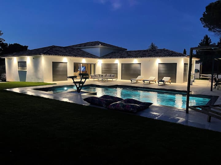 Villa Moderne Au Calme Avec Piscine - Velaux