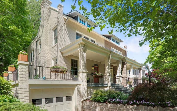 Modern Apt, Sleeps 4, Walk To Metro, Zoo + Parking - Washington, D.C.