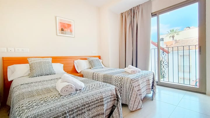 Apartamento Céntrico Con Vistas A La Plaza. - Lloret de Mar