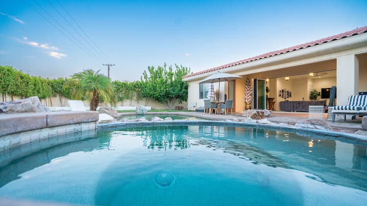 Luxury Home, Indoor Hottub & Salt Pool (Indio) - Bermuda Dunes, CA