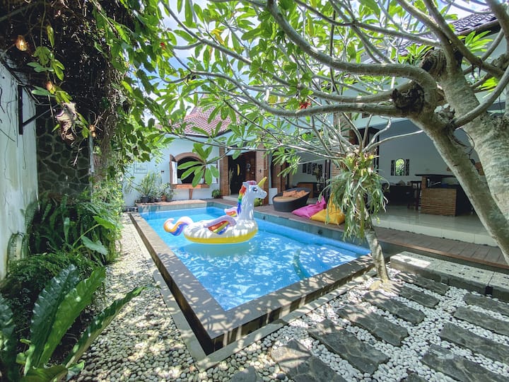 3 Bedrooms Villa Near Malioboro - Yogyakarta