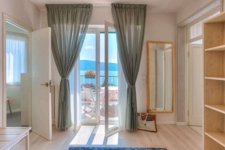 Suite Con Vista Lago E Balcone - Gargnano