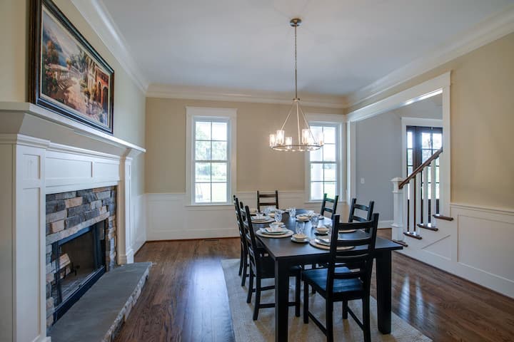 Private Suite, Beautiful Home, Convenient Location - Franklin, TN