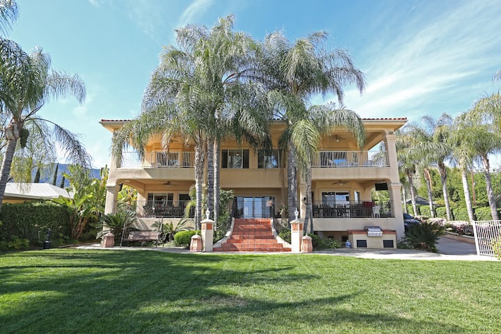 Lakeside Mansion Waterfront Family Reunions + Events! - Lake Elsinore, CA