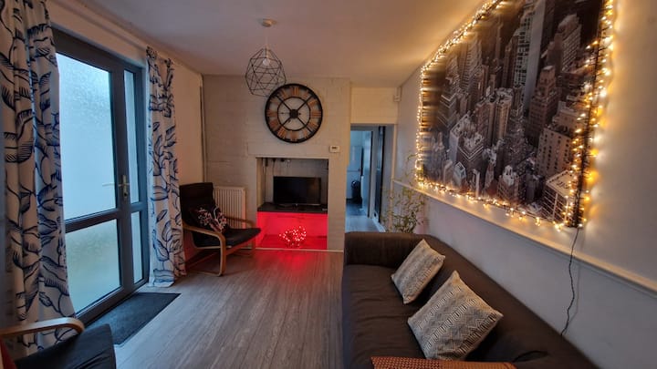 The Funky House, 4 Beds. - Anglesey