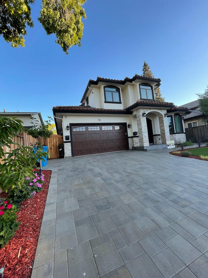 New Luxurious Home @ Center Of Silicon Valley - Santa Clara, CA