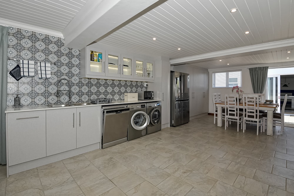 Blue Crane Guest House - Houses for Rent in Yzerfontein, Western Cape ...