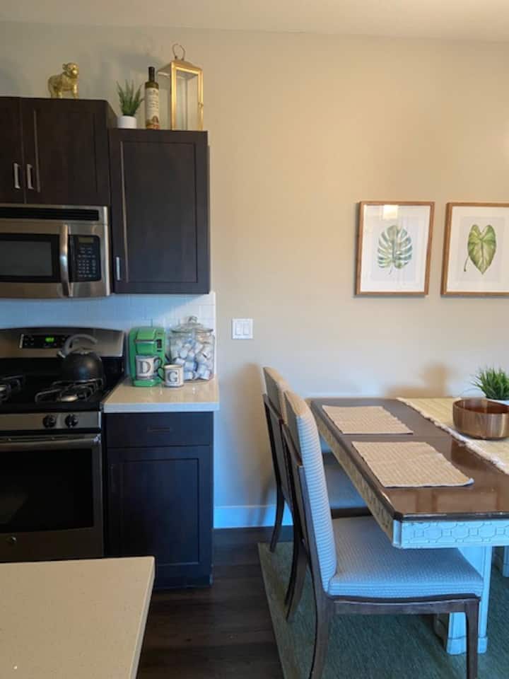 Welcome To The Lucky Leaf King Size Suite! - Boulder City, NV