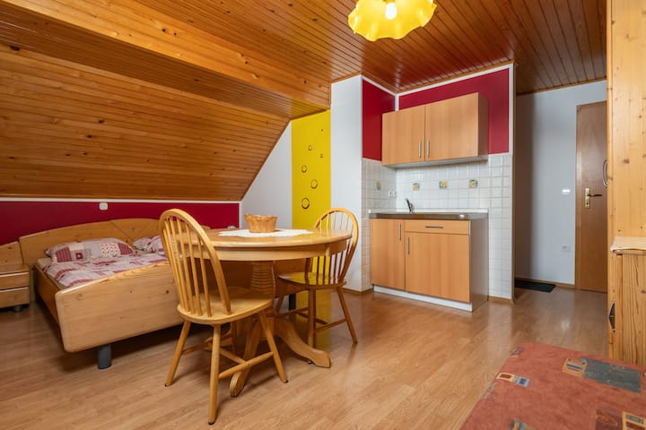 Apartma Studio Z Balkonom 2 Apartmaji Hodnik - Stara Fužina