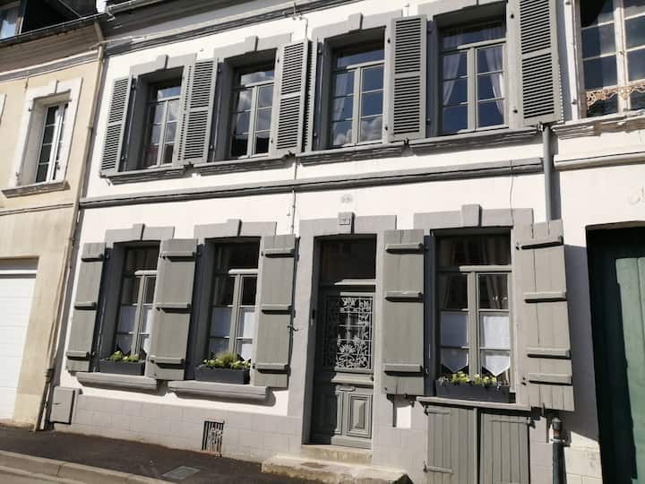 Charmante Maison Ancienne En Centre Ville - Montreuil-sur-Mer