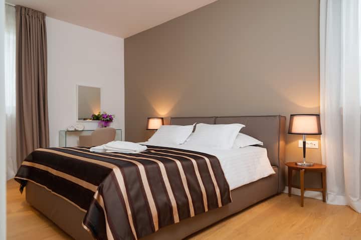 Luxury Two Bedroom Suite - Split