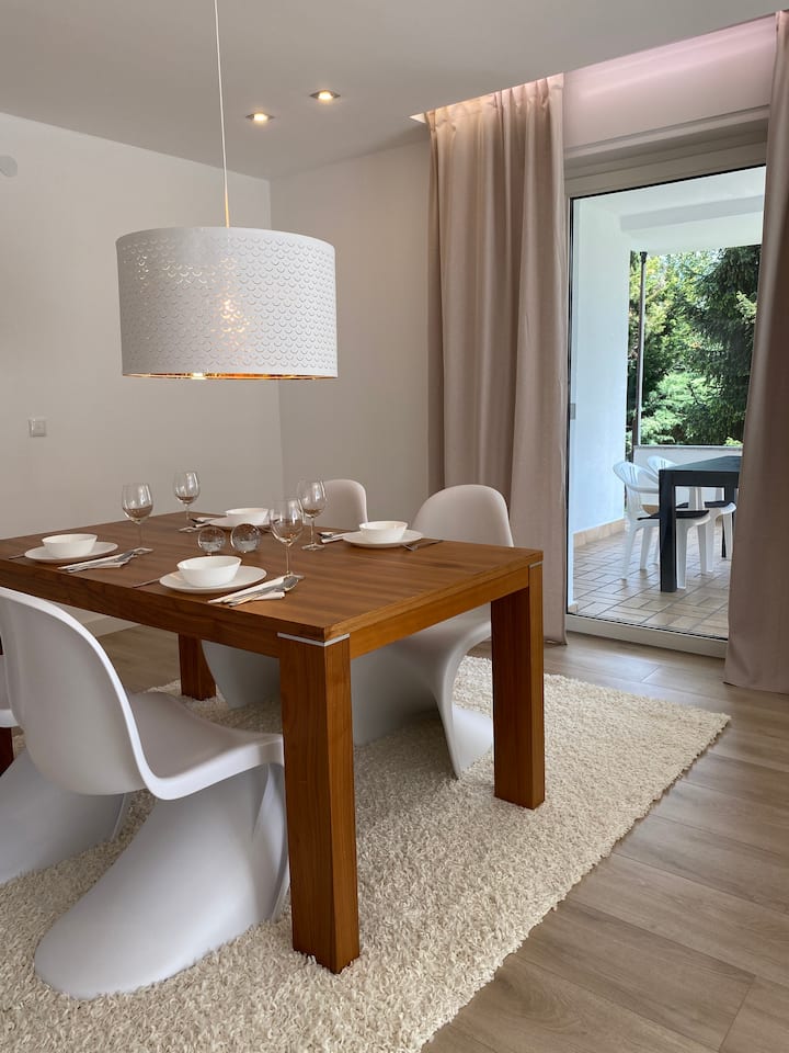 Noble Apartment With Balcony, Patio, Park. Spaces - Hanau