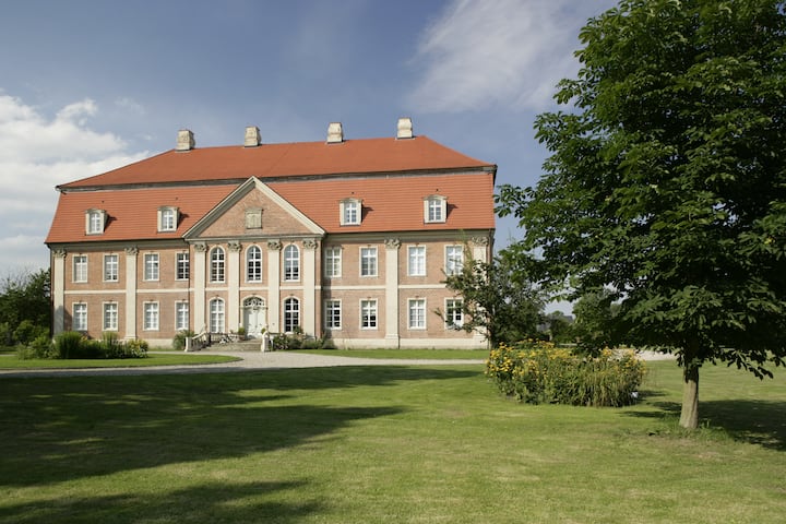 Schloss Prebberede
Ferienwohnung Kontor - Mecklenburgische Seenplatte