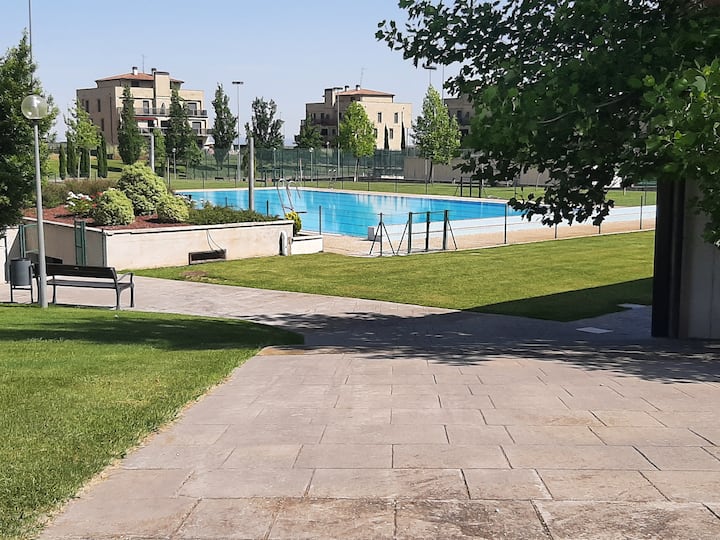 Apartamento Con Jardin Privado Y Piscina. Golf - Ezcaray