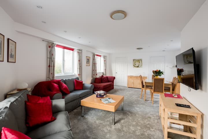 For Business, Leisure And Contractors - Walton-on-the-Naze