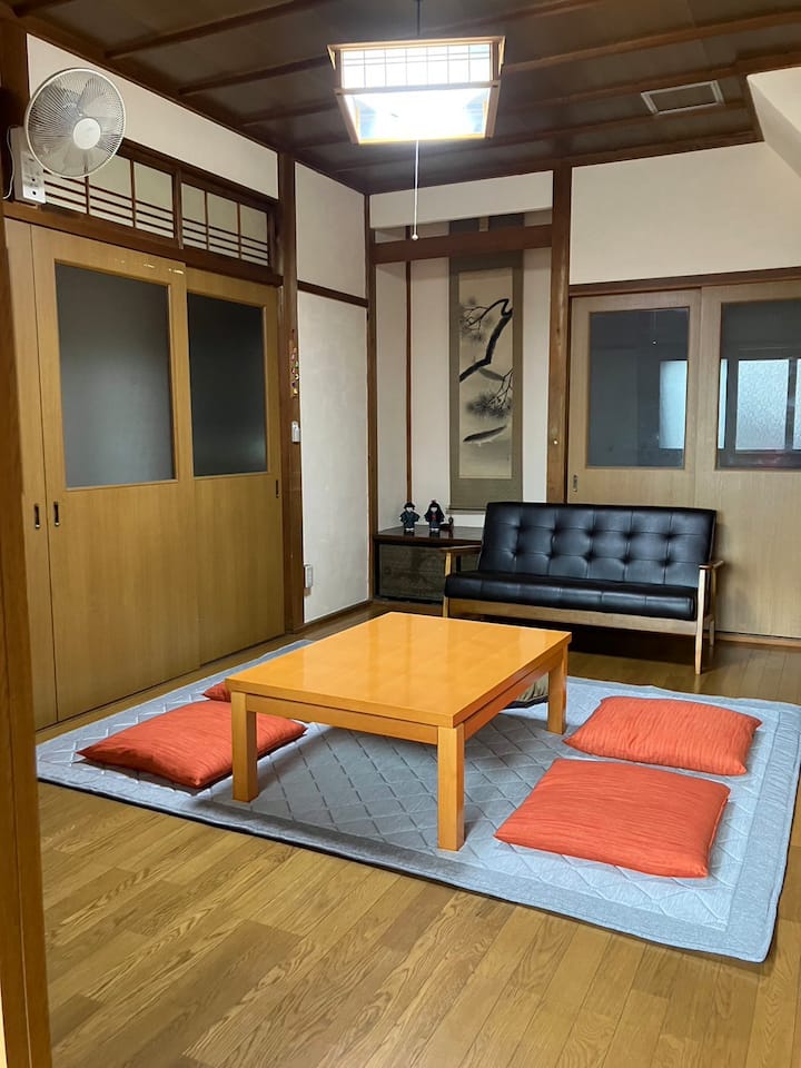 日本の家ジャンハウス！駅から800m。観光中心地。朝市まで2分。飲食、買物、全て周辺に揃ってます。 - Takayama