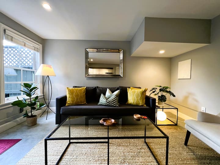 Modern/luxe Private Suite In Classic Victorian - San Francisco, CA
