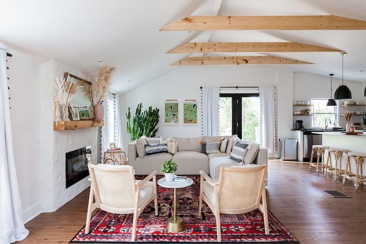 Inglewood Bungalow - Hot Tub, Patio, & Kids Area - Lancaster, PA