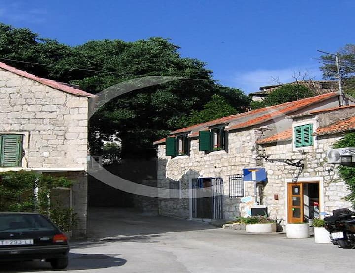 Margarita Split Center / Self Check In - Split