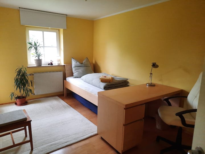 Helles Zimmer In Wohlfühlhaus M. Balkon Und Garten - Salzburgo