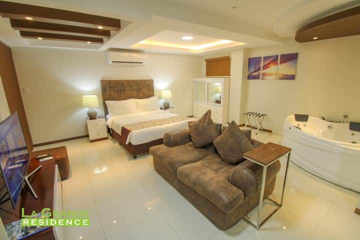 La Grande Residence Deluxe Suite In Angeles, Clark - Luzon