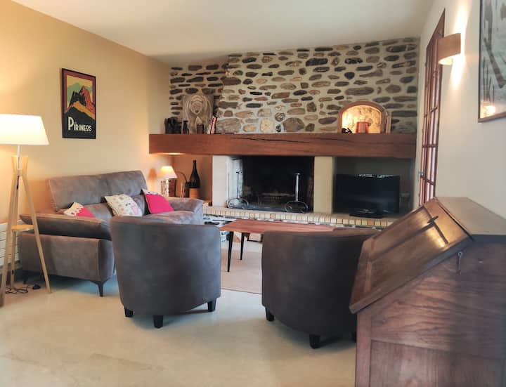 Chalet Sur Les Hauteurs De Laruns - Laruns