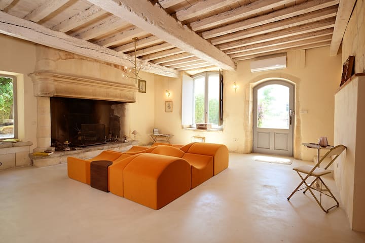 Suite Privative De 30 M2 Dans Un Mas Ancien - Arles