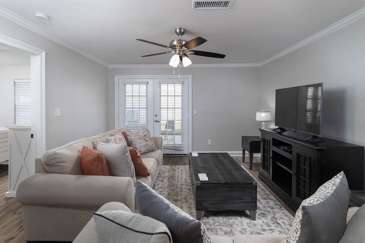 Quaint Downstairs Condo - Oxford, MS