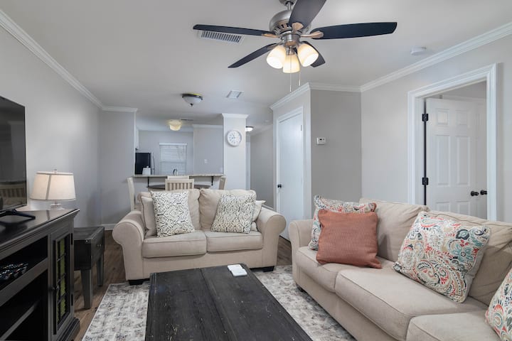 Quaint Downstairs Condo - Oxford, MS