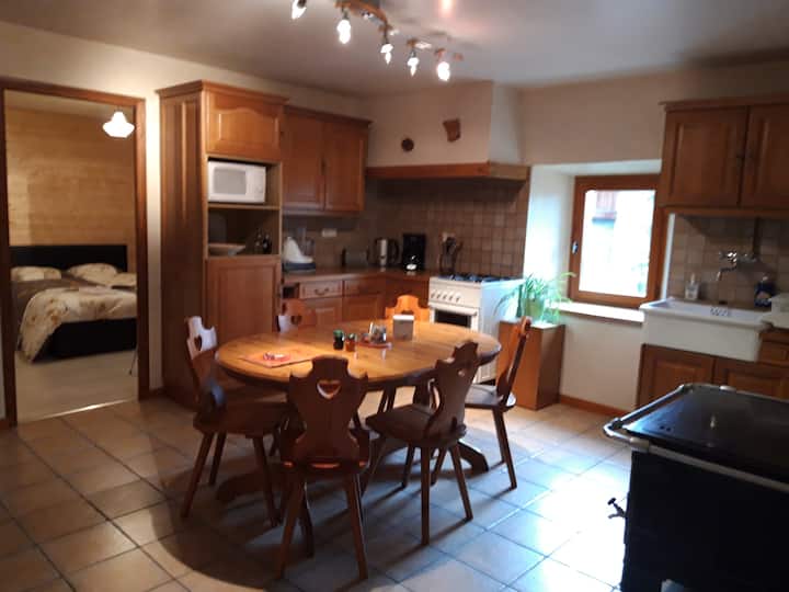 Chez Les Gruf - Hirmentaz