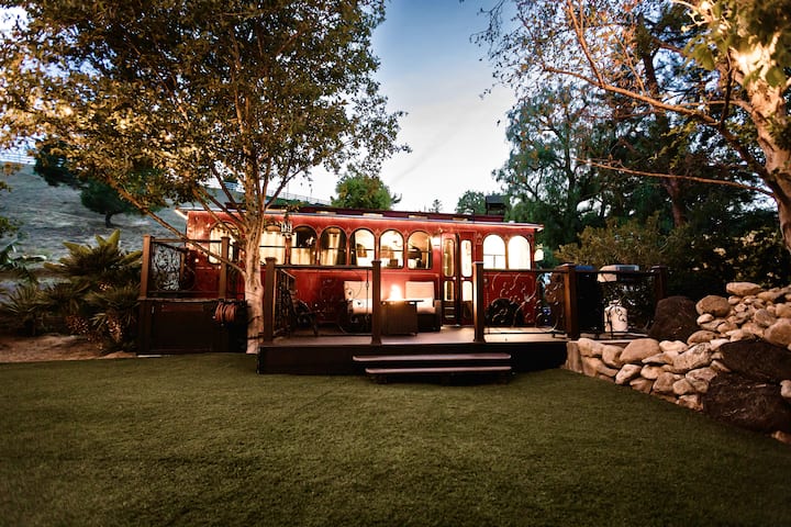 The Little Red Trolley - Cozy And Unique! - Californie