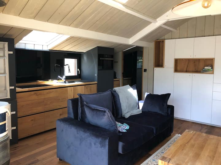 Petite Villa Avec Terrasse, Jardinet Et Parking - Louannec