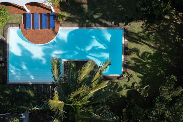 Coco Hacienda - 5bedrooms, Big Pool, Beach@300mtrs - Maurice