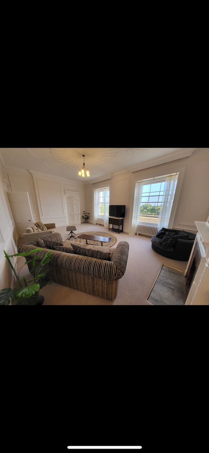 Beautiful Suite In A Beautiful Location - Amesbury