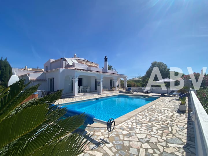Peaceful Villa With Pool Close To Carvoeiro - Carvoeiro