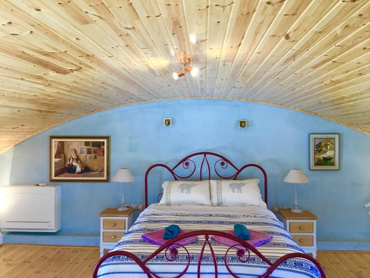 House Of The Rising Sun - Santorini
