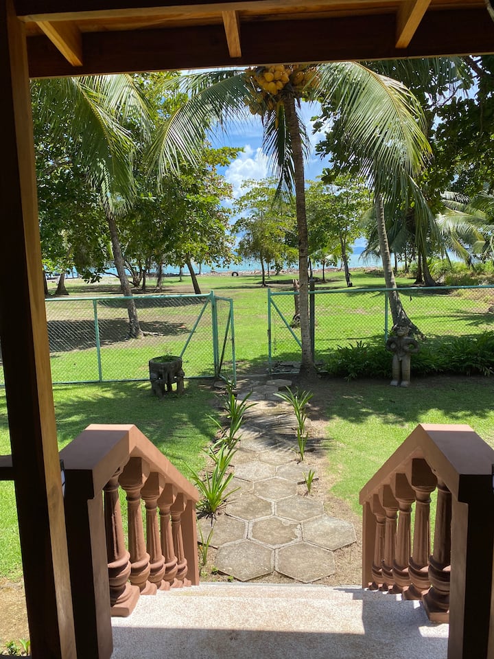 Ocean Front, 4 Bedrooms, 4 Bathrooms. Sleeps 8 - Costa Rica