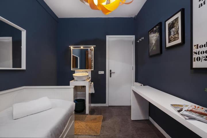 Single Room  Close La Rambla - Barcelona