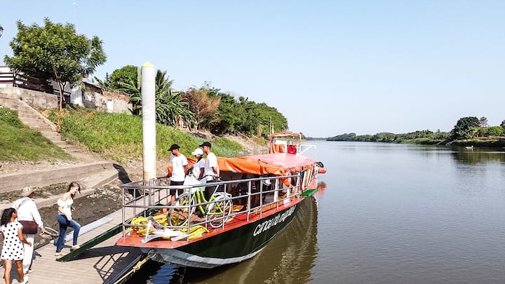 #Glamping A Bordo En La Canoa Río Magdalena - Bolivar