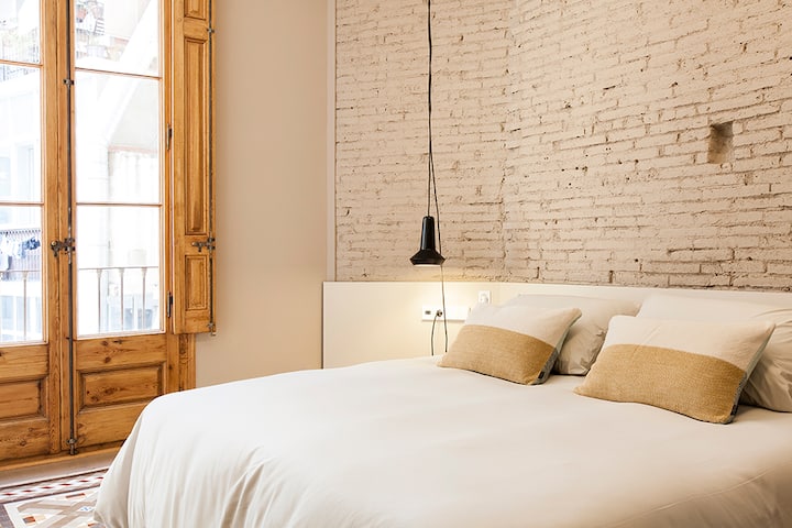 Calm 2 Bed/2 Bath, City Centre - Max 3 Guests - Barcelona