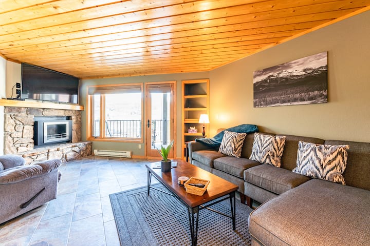 Teocalli Townhome: Hot Tub, Renovated, Mtn Views - Crested Butte, CO