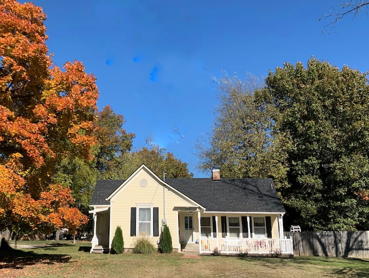 Charming Mill House Cottage In Downtown Springdale - Springdale, AR